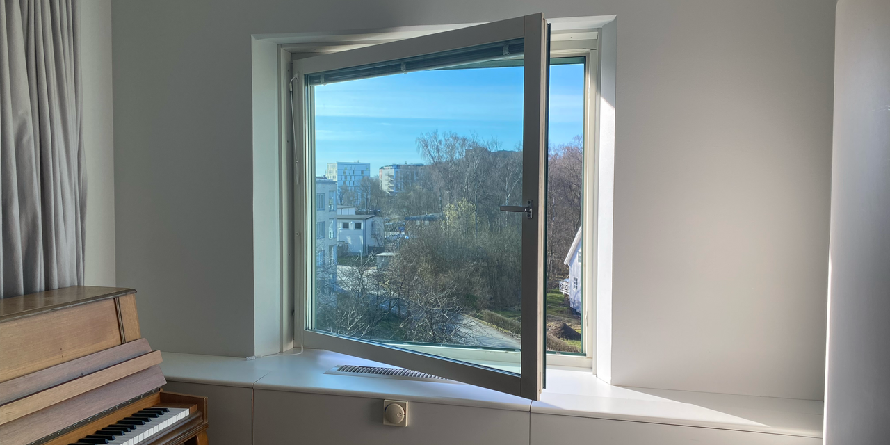 Close the windows - help us keep our premises safe and sound! | Student ...